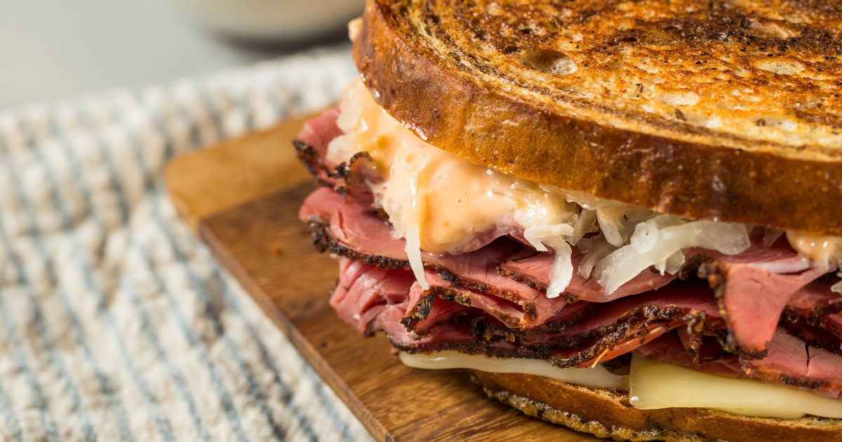 Qué es el pastrami y cómo preparar un bocadillo que triunfa - Helios